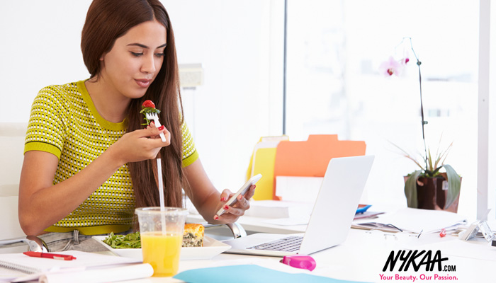 8 Healthy Office Snacks: The Best Healthy Snacks for Work | Nykaa's ...